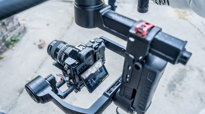 How do Camera Stabilizers work? - DSLRad.com